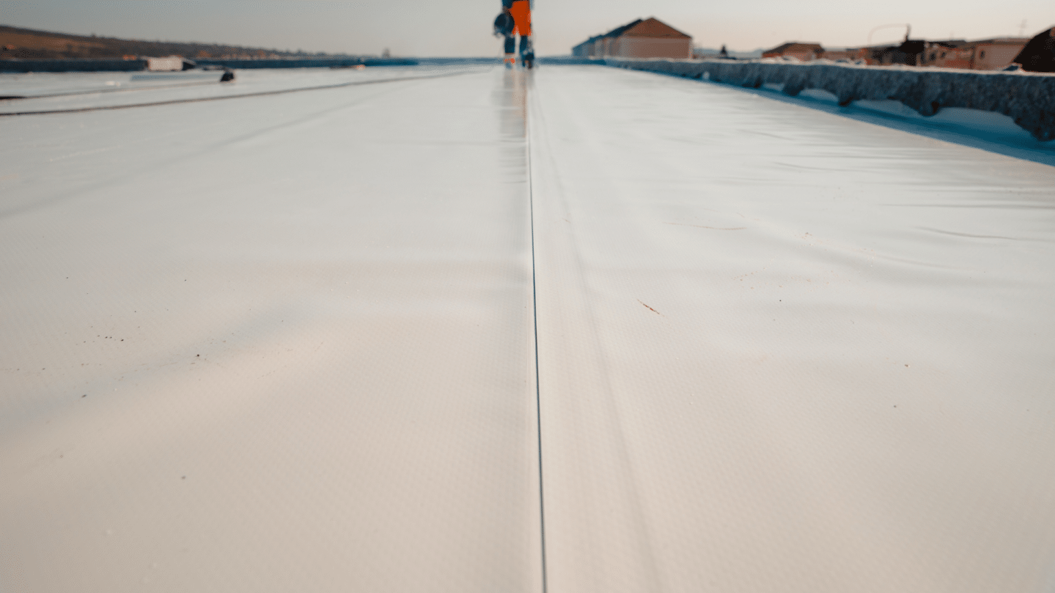 4 Common Types of Flat Roof Materials and Which To Choose for Your Home ...